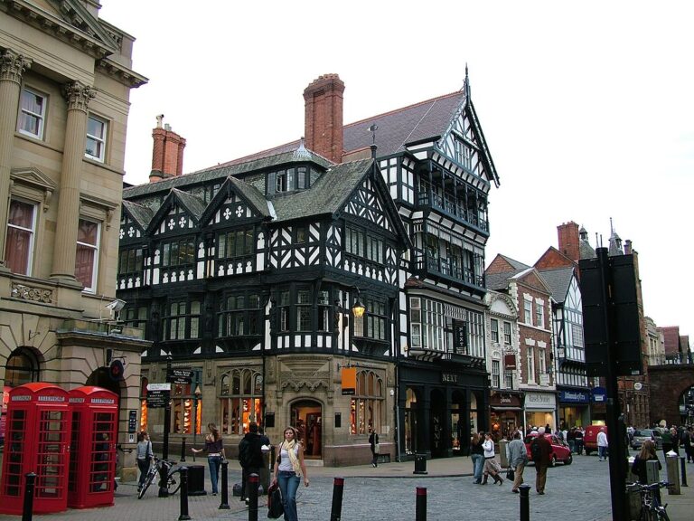 Medieval Britain: Medieval Chester Attractions, Buildings, Vistors Info