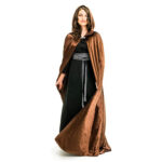 Medieval Clothing: Cloak. History of the cloak, uses and cloak styles.