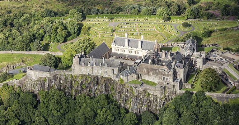 Medieval Britain: Stirling Castle. History, Facilities and Opening Hours.