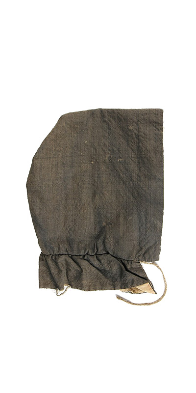 Medieval Clothing: Hood. History of the hood, uses and hood styles.